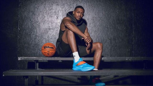 De' Aaron Fox x Under Armour Curry Fox 1 "Happy Fox Day" basketball ...