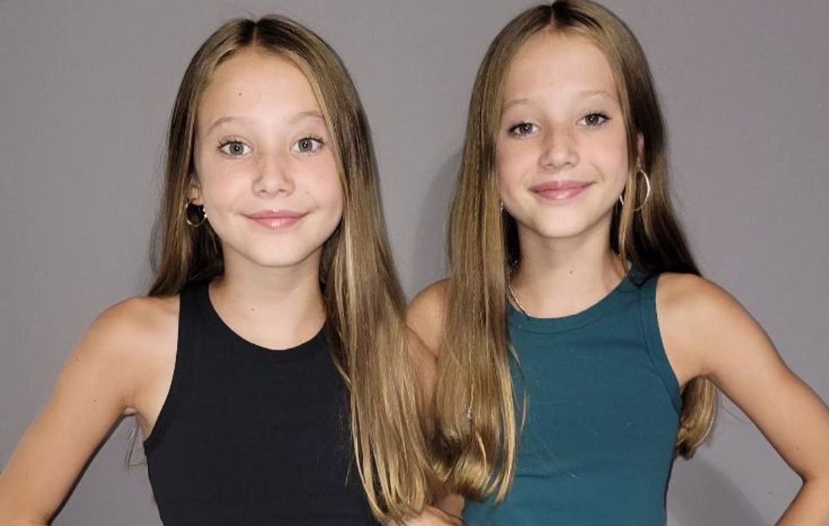 Who plays Holly in Stranger Things