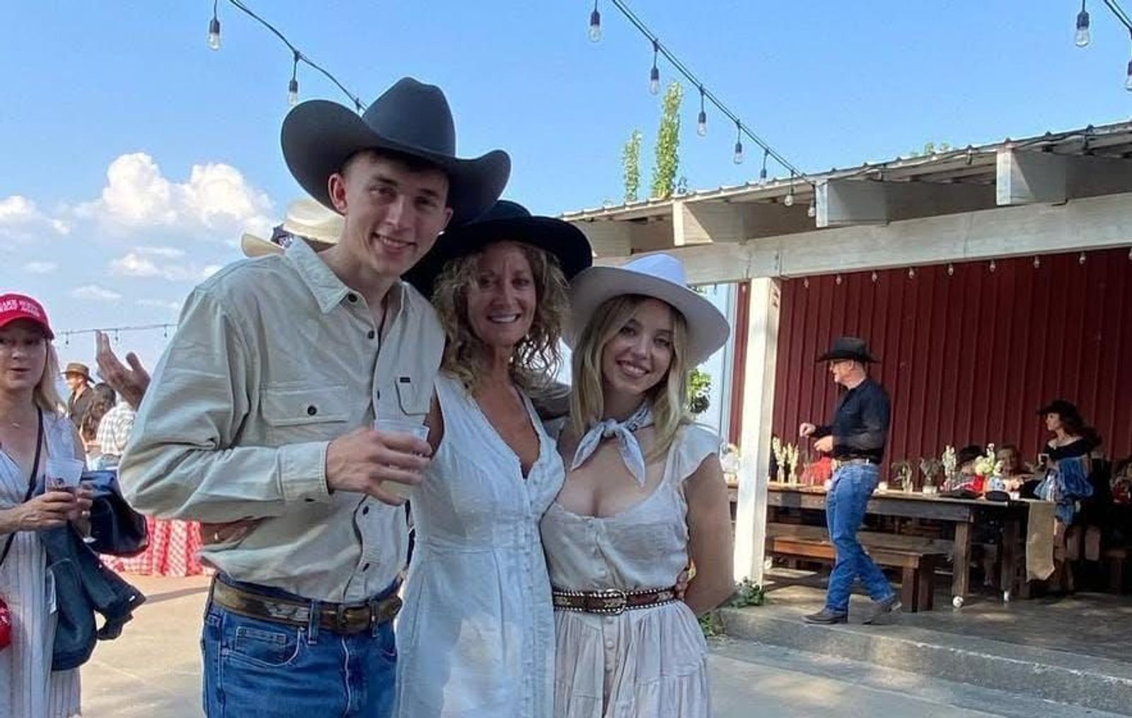 Who are Sydney Sweeney's parents?