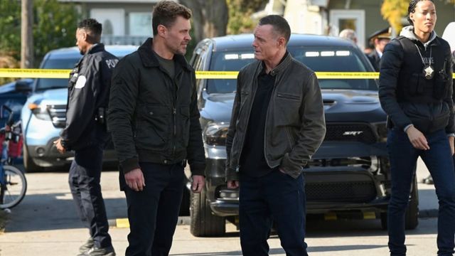 One Chicago: First look NBC's upcoming crossover of Chicago Fire, Med ...