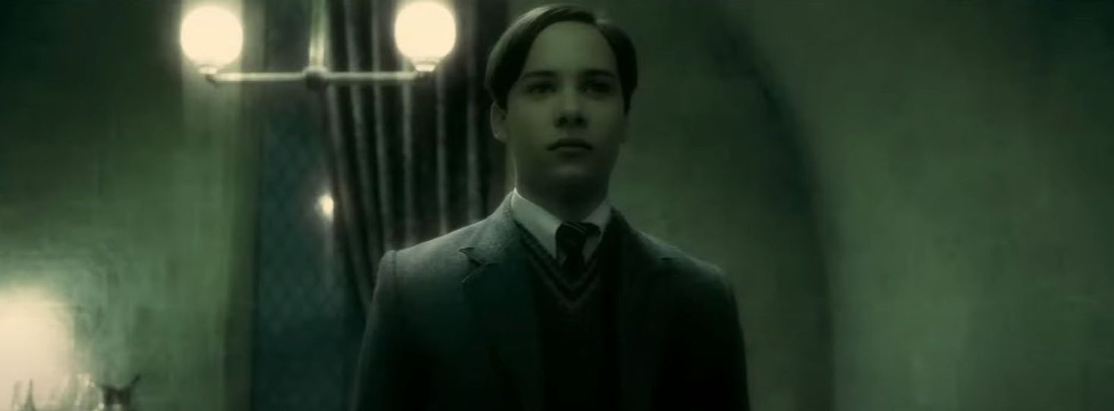 Who plays Voldemort in Harry Potter?